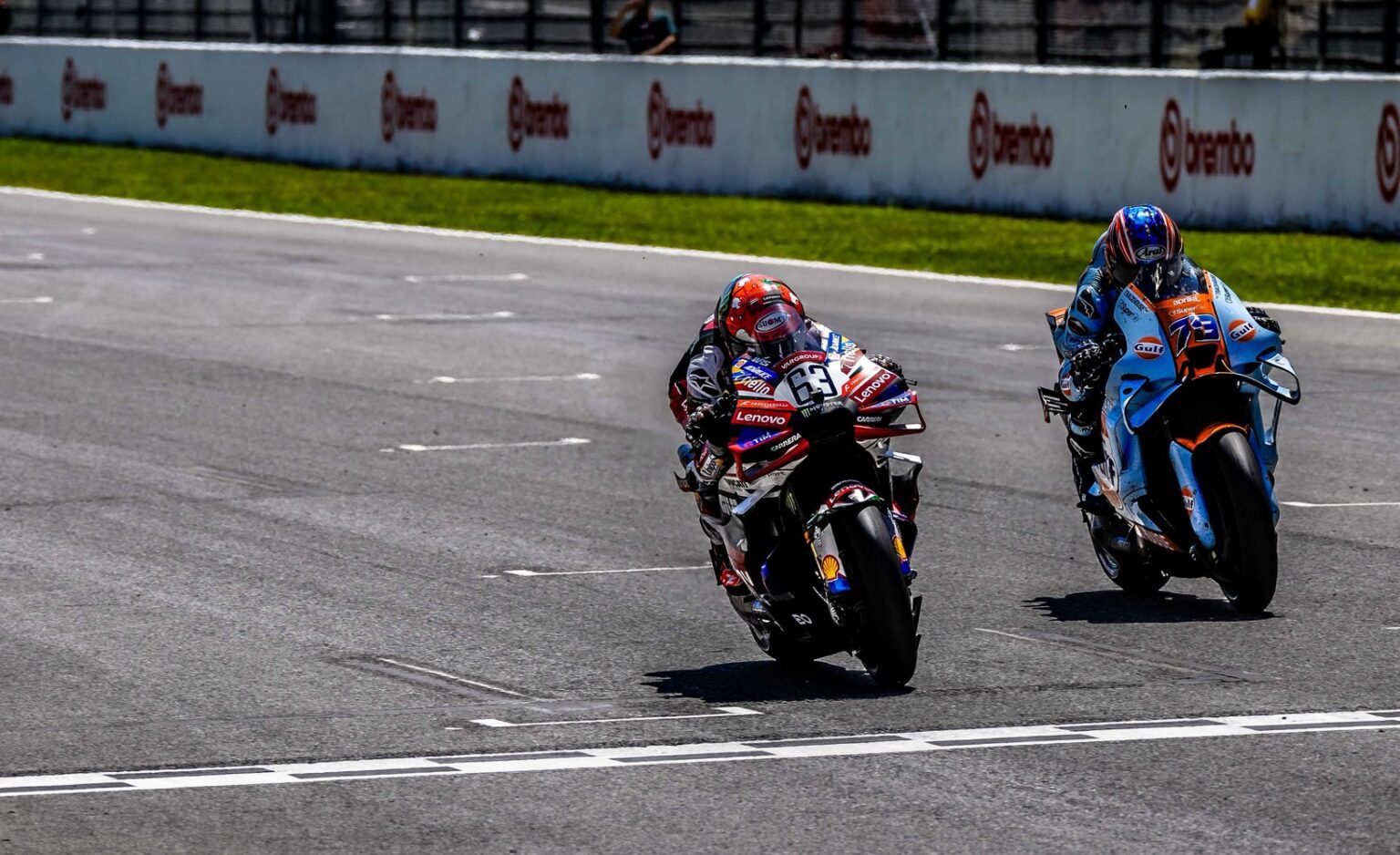 Ai Ogura Hampir Gagalkan Podium Bagnaia di MotoGP Mugello 2026 - GP Nesia